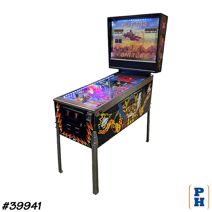 Pinball Machine in Pinball Machines & Arcade Games