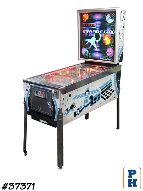 Pinball Machine in Pinball Machines & Arcade Games