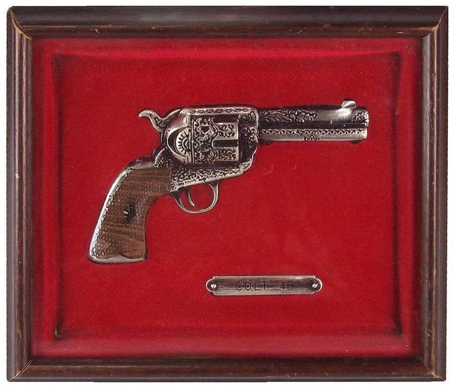 Gun Plaque in All Western